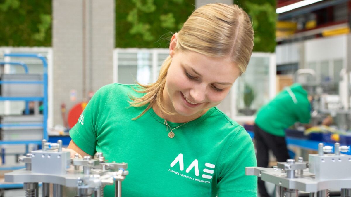 Yenthe Bloemen: een inspirerend traject bij AAE, van Mechanic tot ...